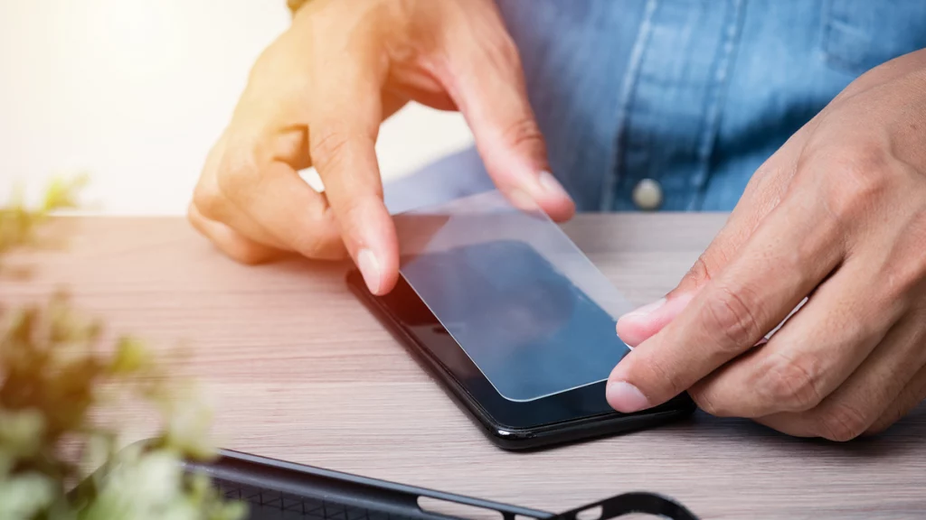 5 Rekomendasi Merek Tempered Glass Terbaik iPhone - Unbox.id