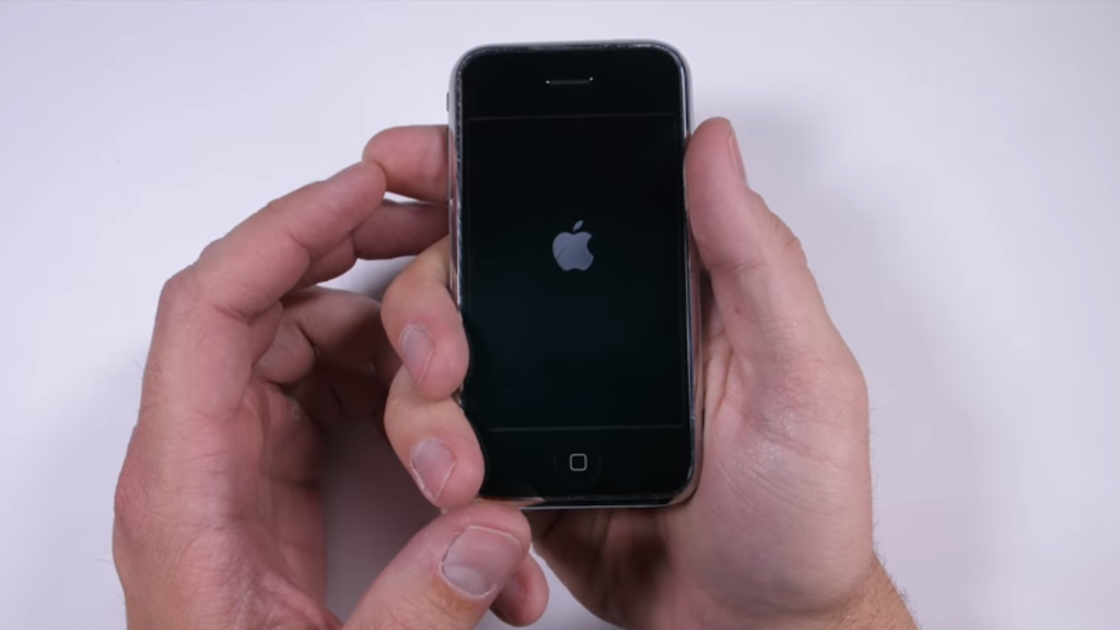 Lelang iPhone Generasi ke-1 Bisa Tembus Harga Rp. 754 Juta - Unbox.id