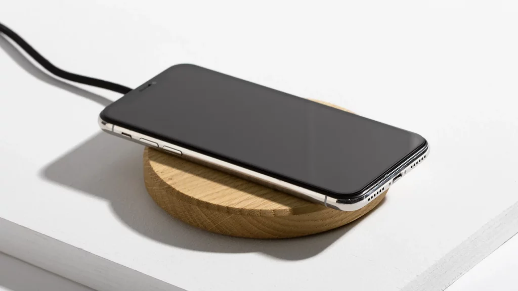 Pilihan Charger Terbaik Untuk Charge Smartphone Penggunanya - Unbox.id
